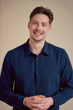 Dr Alex George | Hachette UK