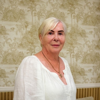 Linda Calvey | Hachette UK